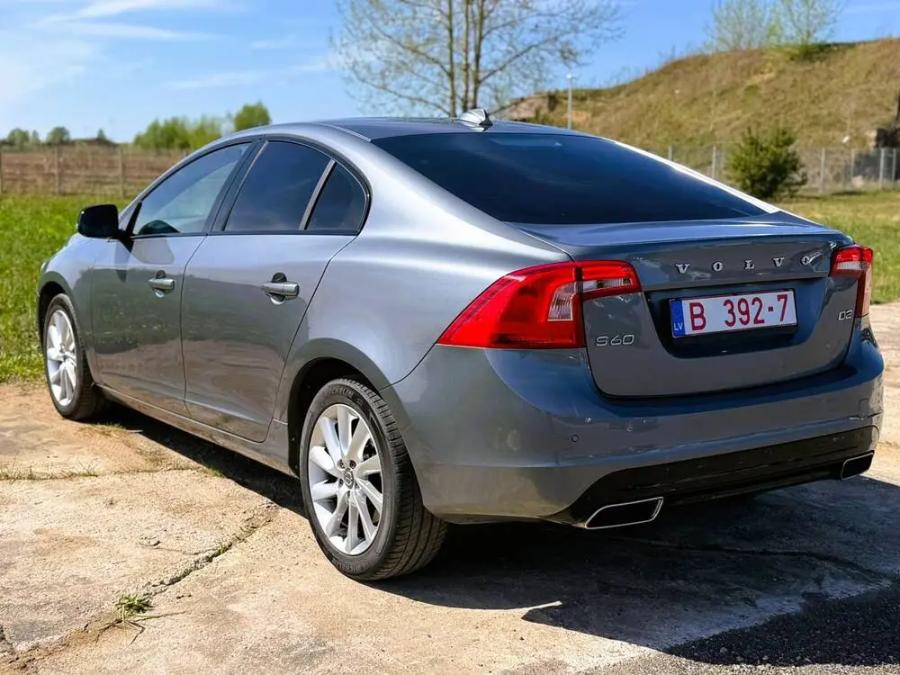 Pelēks Volvo S60 2018 Rīga, ar dzinēja tilpumu 2.00 L un nobraukumu 166 tūkst. km par 8000 €, foto 7 vietnē AUTOMOTO.COM.LV
