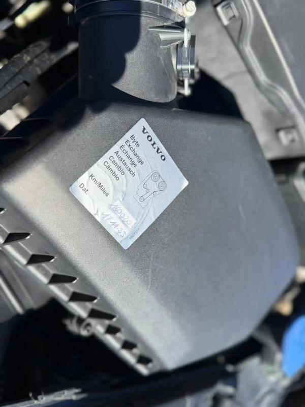 Grey Volvo S60 2018 in Riga, with an engine capacity of 2.00 L and mileage of 166 thousand km for 8000 €, photo 10 on AUTOMOTO.COM.LV