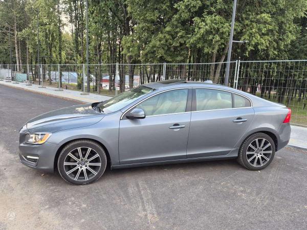 Grey Volvo S60 2018 in Kaunas, with an engine capacity of 2.00 L and mileage of 226 thousand km for 8100 €, photo 4 on AUTOMOTO.COM.LV