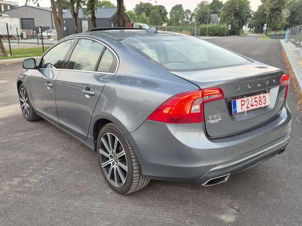 Grey Volvo S60 2018 in Kaunas, with an engine capacity of 2.00 L and mileage of 226 thousand km for 8100 €, photo 7 on AUTOMOTO.COM.LV