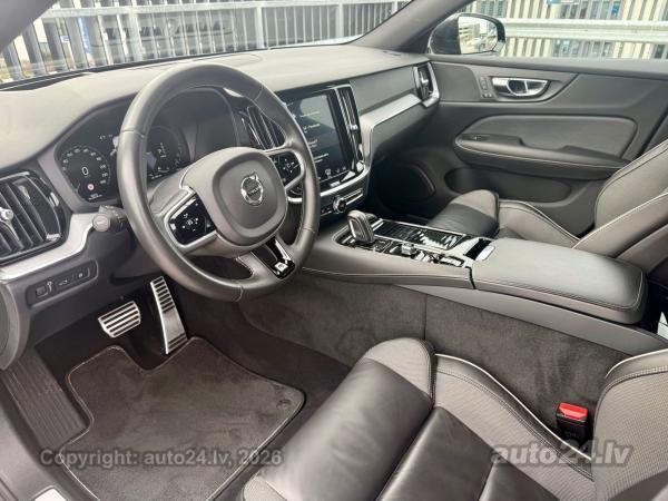 Grey Volvo S60 2019 in Tallinn, with an engine capacity of 2.00 L and mileage of 61 thousand km for 27890 €, photo 10 on AUTOMOTO.COM.LV