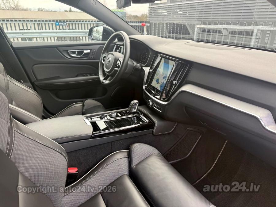 Pelēks Volvo S60 2019 Tallina, ar dzinēja tilpumu 2.00 L un nobraukumu 61 tūkst. km par 27890 €, foto 14 vietnē AUTOMOTO.COM.LV