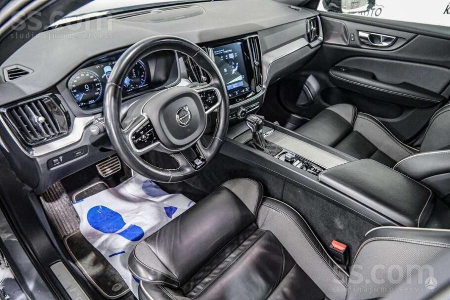 Grey Volvo S60 2019 in Riga, with an engine capacity of 2.00 L and mileage of 250 thousand km for 17790 €, photo 6 on AUTOMOTO.COM.LV