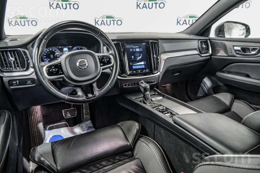 Grey Volvo S60 2019 in Riga, with an engine capacity of 2.00 L and mileage of 250 thousand km for 17790 €, photo 8 on AUTOMOTO.COM.LV