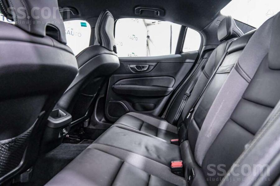 Grey Volvo S60 2019 in Riga, with an engine capacity of 2.00 L and mileage of 250 thousand km for 17790 €, photo 10 on AUTOMOTO.COM.LV