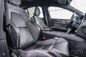 Grey Volvo S60 2019 in Riga, with an engine capacity of 2.00 L and mileage of 250 thousand km for 17790 €, photo 13 on AUTOMOTO.COM.LV