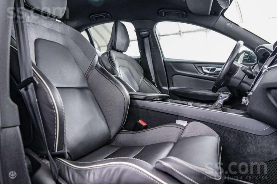 Grey Volvo S60 2019 in Riga, with an engine capacity of 2.00 L and mileage of 250 thousand km for 17790 €, photo 13 on AUTOMOTO.COM.LV