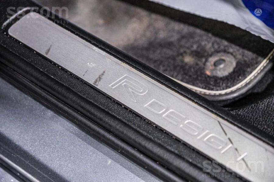 Grey Volvo S60 2019 in Riga, with an engine capacity of 2.00 L and mileage of 250 thousand km for 17790 €, photo 15 on AUTOMOTO.COM.LV