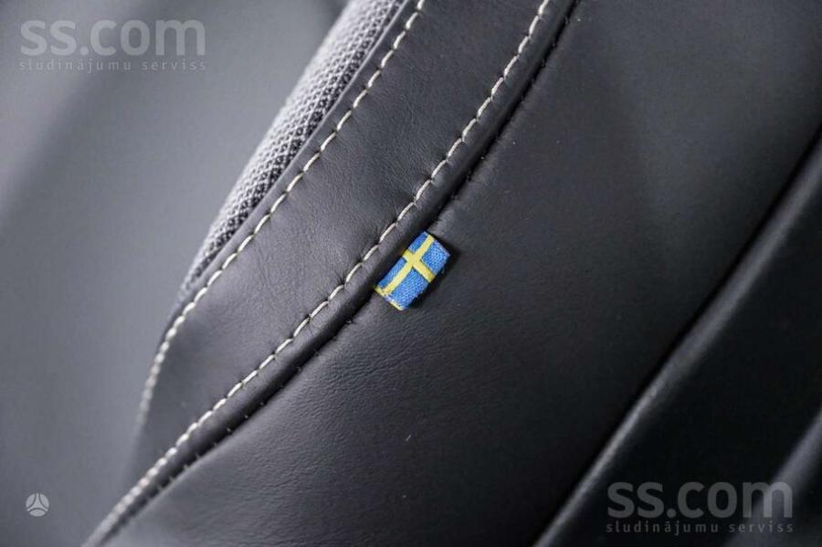 Grey Volvo S60 2019 in Riga, with an engine capacity of 2.00 L and mileage of 250 thousand km for 17790 €, photo 24 on AUTOMOTO.COM.LV