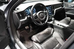 Grey Volvo S60 2019 in Vilnius, with an engine capacity of 1.97 L and mileage of 109 thousand km for 22900 €, photo 9 on AUTOMOTO.COM.LV