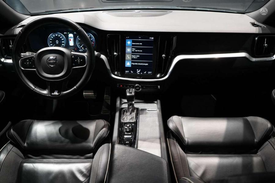 Grey Volvo S60 2019 in Vilnius, with an engine capacity of 1.97 L and mileage of 109 thousand km for 22900 €, photo 10 on AUTOMOTO.COM.LV