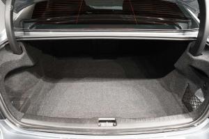 Grey Volvo S60 2019 in Vilnius, with an engine capacity of 1.97 L and mileage of 109 thousand km for 22900 €, photo 14 on AUTOMOTO.COM.LV