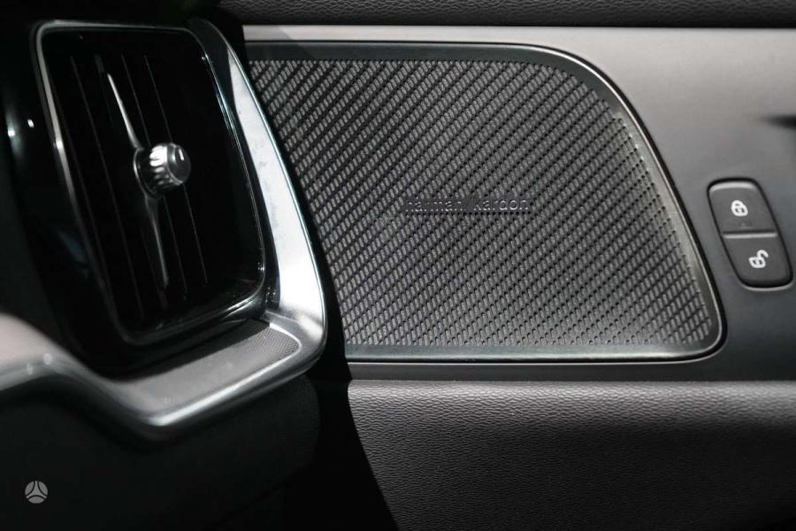 Grey Volvo S60 2019 in Vilnius, with an engine capacity of 1.97 L and mileage of 109 thousand km for 22900 €, photo 22 on AUTOMOTO.COM.LV