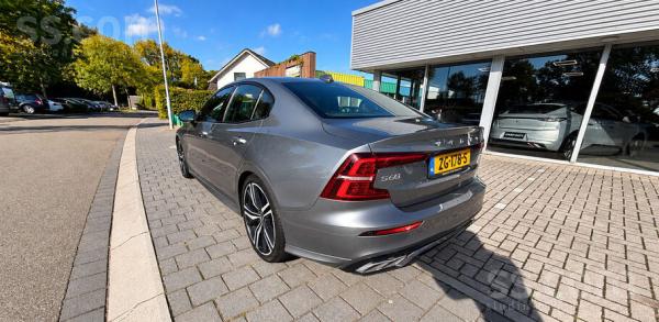 Grey Volvo S60 2019 in Jelgava, with an engine capacity of 2.00 L and mileage of 196 thousand km for 22900 €, photo 4 on AUTOMOTO.COM.LV