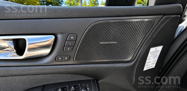 Grey Volvo S60 2019 in Jelgava, with an engine capacity of 2.00 L and mileage of 196 thousand km for 22900 €, photo 11 on AUTOMOTO.COM.LV