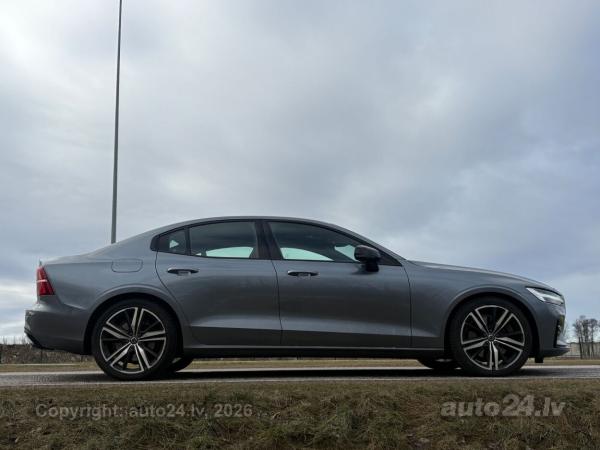 Grey Volvo S60 2020 in Tallinn, with an engine capacity of 2.00 L and mileage of 117 thousand km for 26500 €, photo 2 on AUTOMOTO.COM.LV