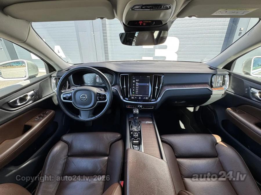 Pelēks Volvo S60 2020 Tallina, ar dzinēja tilpumu 2.00 L un nobraukumu 178 tūkst. km par 18995 €, foto 16 vietnē AUTOMOTO.COM.LV
