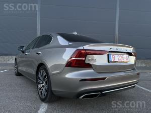 Grey Volvo S60 2020 in Riga, with an engine capacity of 2.00 L and mileage of 229 thousand km for 17490 €, photo 5 on AUTOMOTO.COM.LV