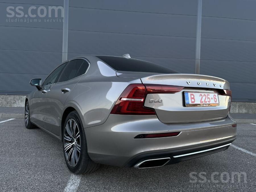 Grey Volvo S60 2020 in Riga, with an engine capacity of 2.00 L and mileage of 229 thousand km for 17490 €, photo 5 on AUTOMOTO.COM.LV