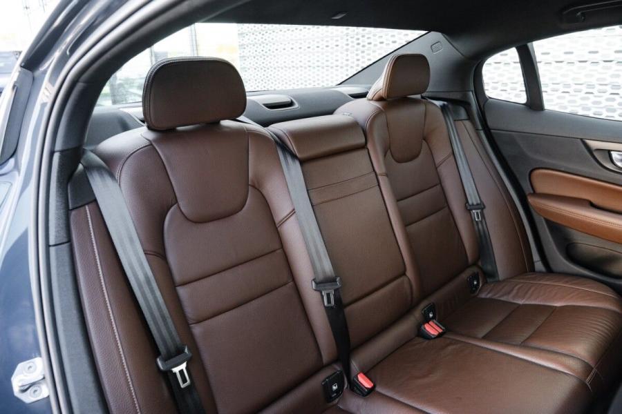 Pelēks Volvo S60 2020 Mārupe, ar dzinēja tilpumu 2.00 L un nobraukumu 95 tūkst. km par 24800 €, foto 27 vietnē AUTOMOTO.COM.LV
