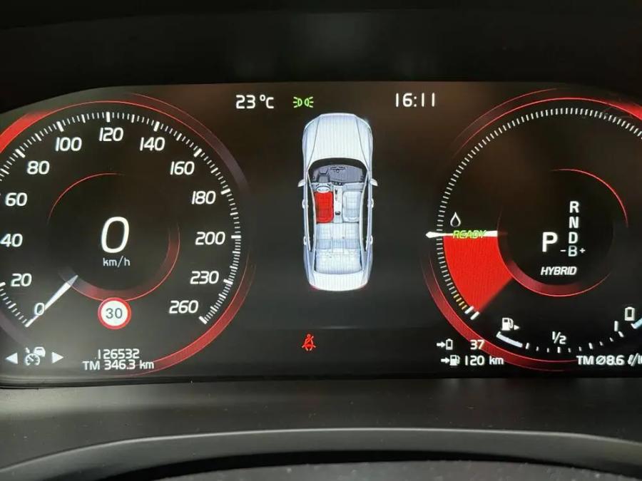 Grey Volvo S60 2020 in Riga, with an engine capacity of 2.00 L and mileage of 126 thousand km for 26000 €, photo 22 on AUTOMOTO.COM.LV
