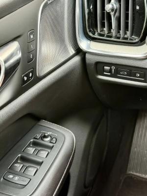 Grey Volvo S60 2020 in Riga, with an engine capacity of 2.00 L and mileage of 126 thousand km for 26000 €, photo 24 on AUTOMOTO.COM.LV