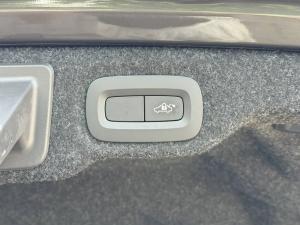 Grey Volvo S60 2020 in Riga, with an engine capacity of 2.00 L and mileage of 126 thousand km for 26000 €, photo 27 on AUTOMOTO.COM.LV
