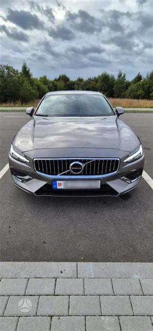 Grey Volvo S60 2020 in Gargzdai, with an engine capacity of 1.97 L and mileage of 75 thousand km for 25490 €, photo  on AUTOMOTO.COM.LV