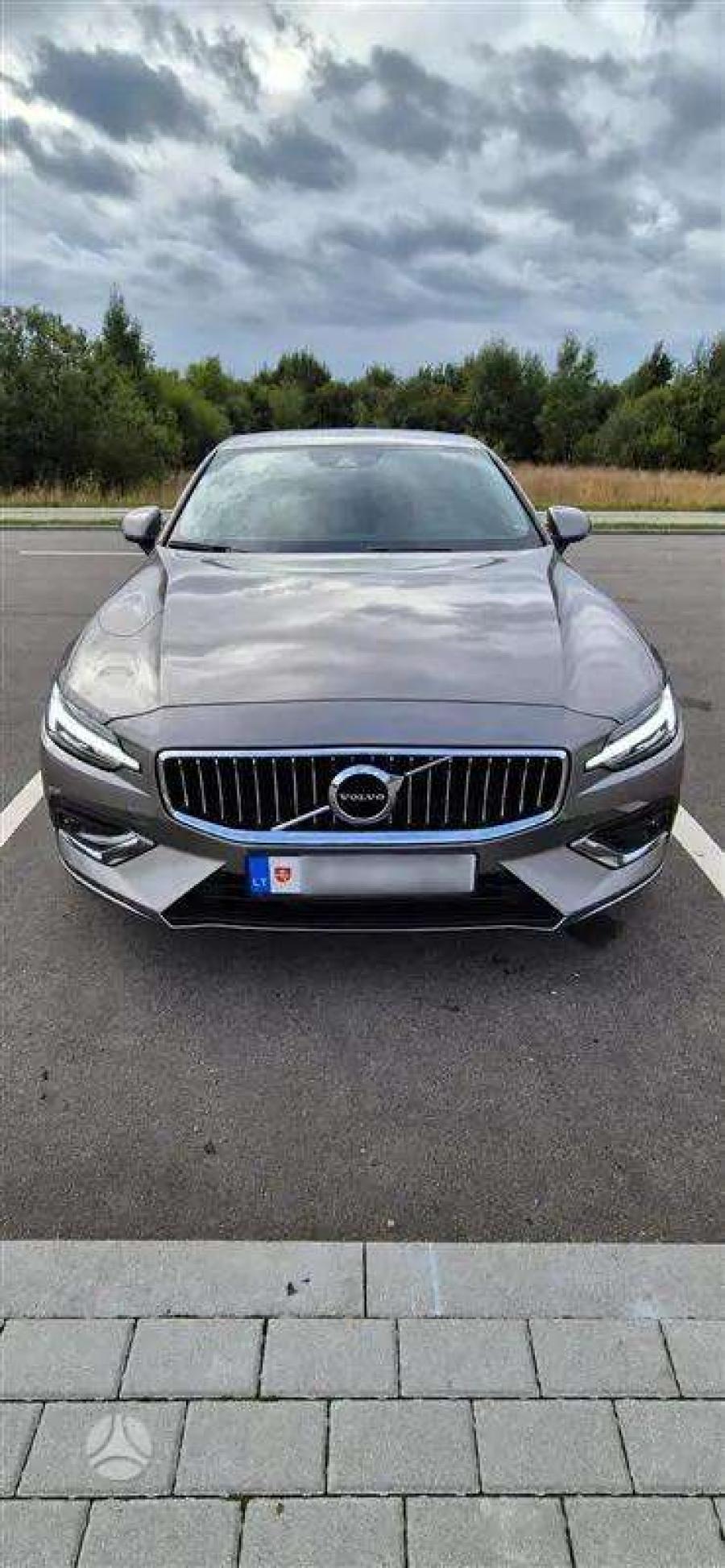 Grey Volvo S60 2020 in Gargzdai, with an engine capacity of 1.97 L and mileage of 75 thousand km for 25490 €, photo 1 on AUTOMOTO.COM.LV