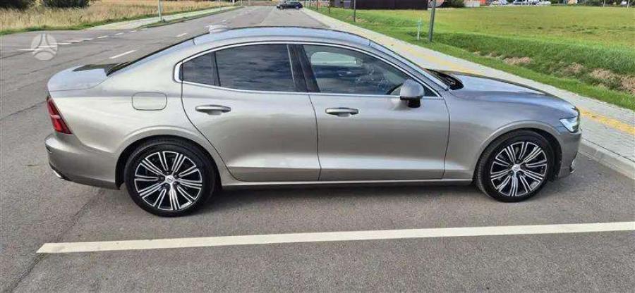 Grey Volvo S60 2020 in Gargzdai, with an engine capacity of 1.97 L and mileage of 75 thousand km for 25490 €, photo 4 on AUTOMOTO.COM.LV