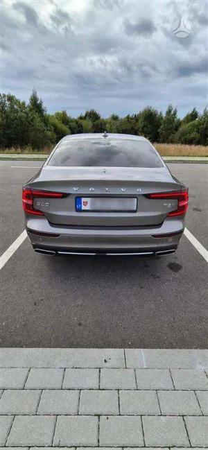 Grey Volvo S60 2020 in Gargzdai, with an engine capacity of 1.97 L and mileage of 75 thousand km for 25490 €, photo 5 on AUTOMOTO.COM.LV