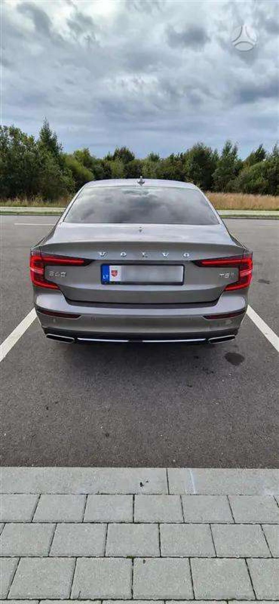 Grey Volvo S60 2020 in Gargzdai, with an engine capacity of 1.97 L and mileage of 75 thousand km for 25490 €, photo 5 on AUTOMOTO.COM.LV