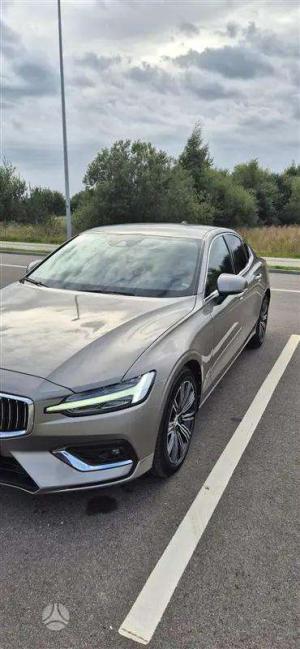 Grey Volvo S60 2020 in Gargzdai, with an engine capacity of 1.97 L and mileage of 75 thousand km for 25490 €, photo 8 on AUTOMOTO.COM.LV