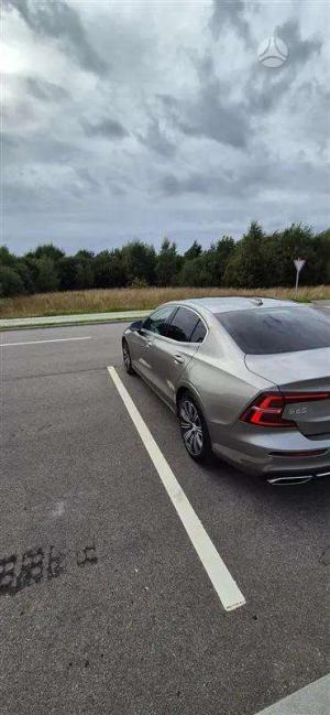 Grey Volvo S60 2020 in Gargzdai, with an engine capacity of 1.97 L and mileage of 75 thousand km for 25490 €, photo 10 on AUTOMOTO.COM.LV