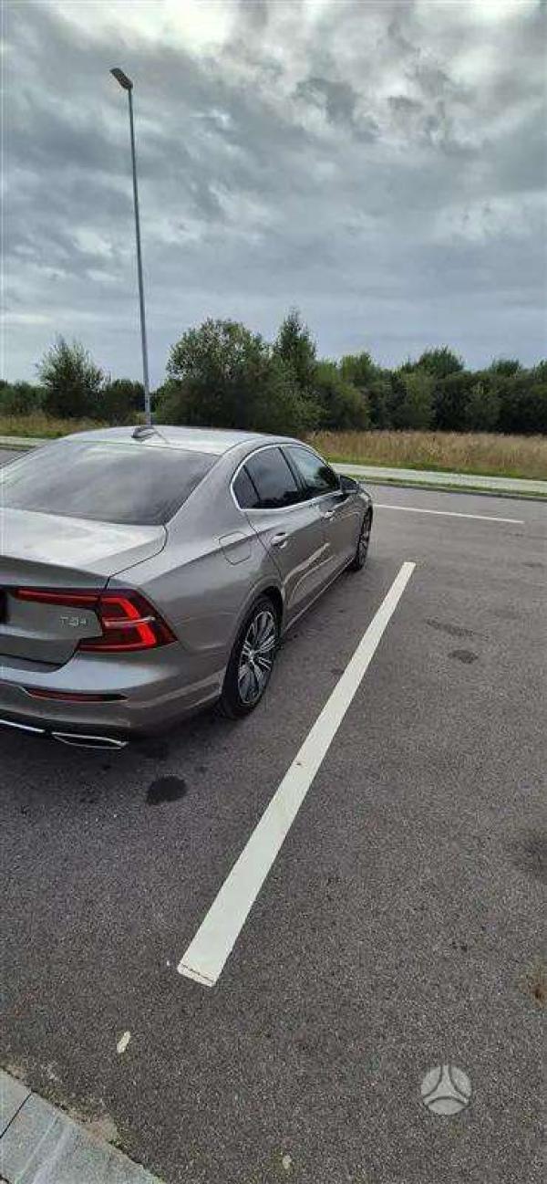 Volvo S60 2020 in Gargzdai on AUTOMOTO.COM.LV Grey Volvo S60 2020 in Gargzdai, with an engine capacity of 1.97 L and mileage of 75 thousand km for 25490 €, photo 11 on AUTOMOTO.COM.LV