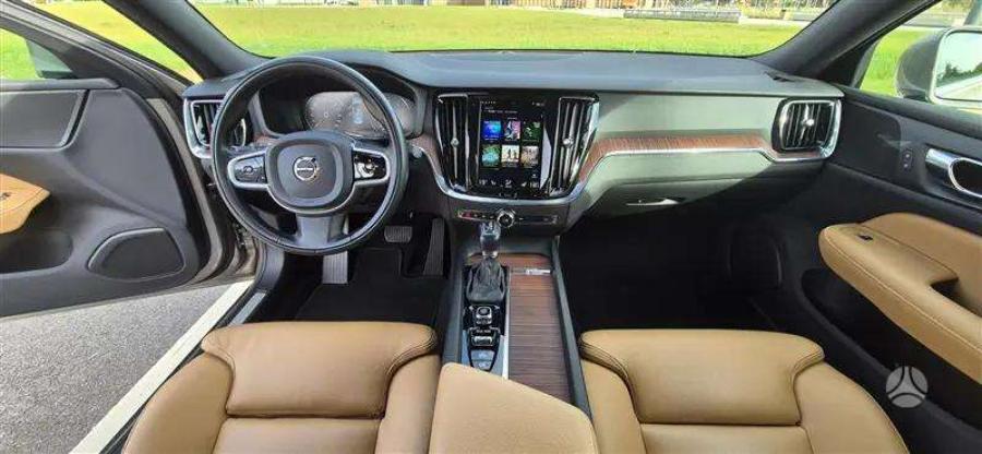 Grey Volvo S60 2020 in Gargzdai, with an engine capacity of 1.97 L and mileage of 75 thousand km for 25490 €, photo 14 on AUTOMOTO.COM.LV