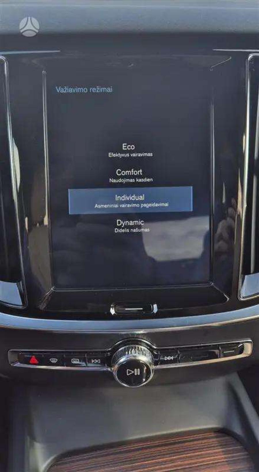 Grey Volvo S60 2020 in Gargzdai, with an engine capacity of 1.97 L and mileage of 75 thousand km for 25490 €, photo 18 on AUTOMOTO.COM.LV
