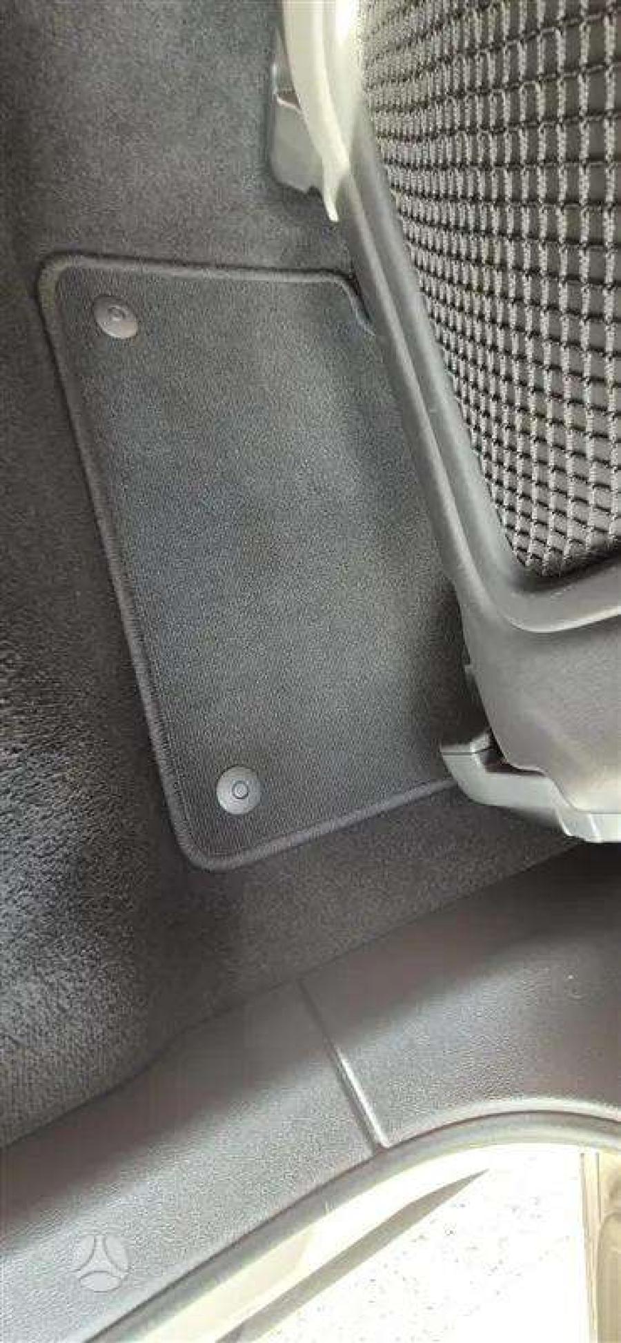 Grey Volvo S60 2020 in Gargzdai, with an engine capacity of 1.97 L and mileage of 75 thousand km for 25490 €, photo 29 on AUTOMOTO.COM.LV