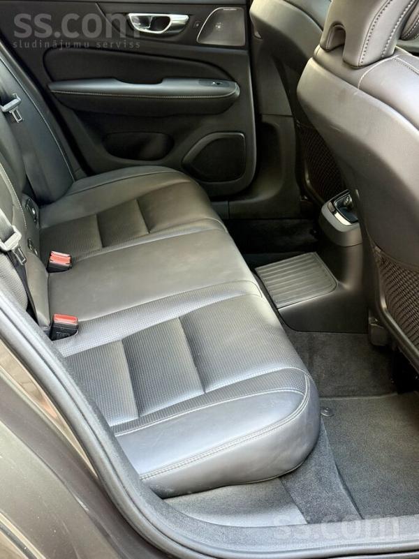 Pelēks Volvo S60 2020 Rīga, ar dzinēja tilpumu 2.00 L un nobraukumu 0 tūkst. km par 26000 €, foto 10 vietnē AUTOMOTO.COM.LV