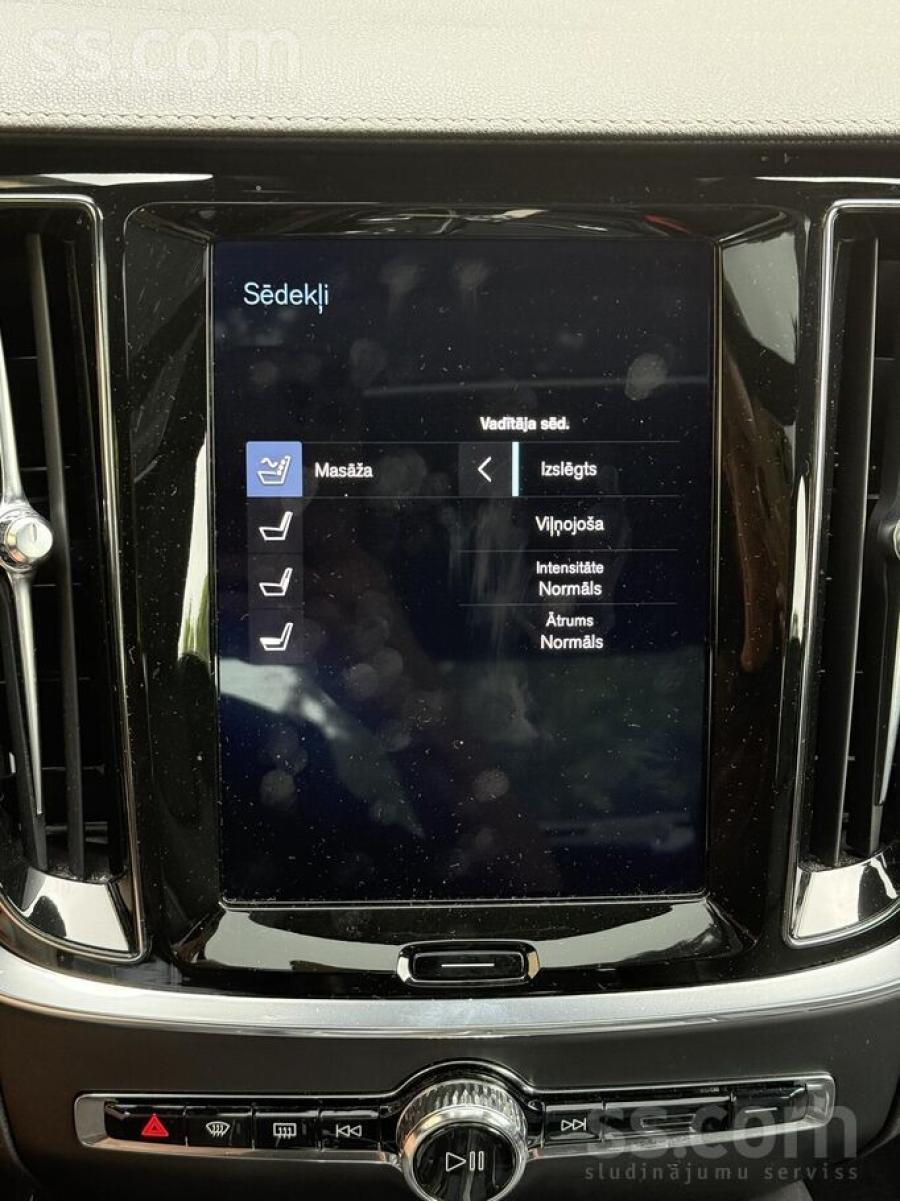 Pelēks Volvo S60 2020 Rīga, ar dzinēja tilpumu 2.00 L un nobraukumu 0 tūkst. km par 26000 €, foto 15 vietnē AUTOMOTO.COM.LV