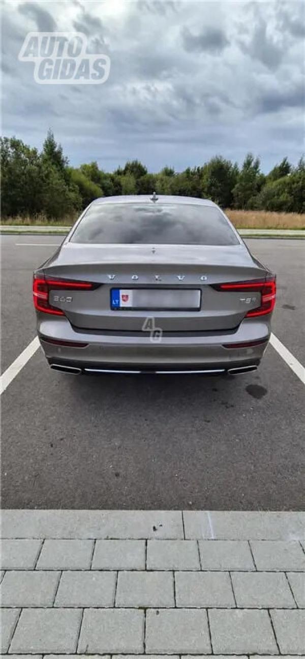 Grey Volvo S60 2020 in Klaipeda, with an engine capacity of 2.00 L and mileage of 76 thousand km for 22500 €, photo 5 on AUTOMOTO.COM.LV