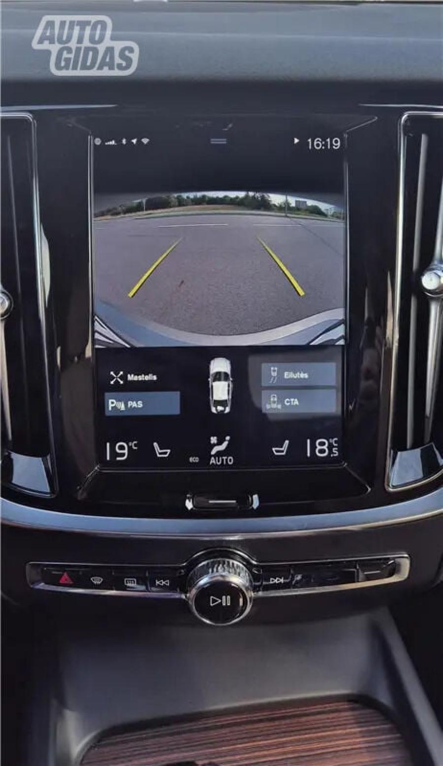Pelēks Volvo S60 2020 Klaipėda, ar dzinēja tilpumu 2.00 L un nobraukumu 76 tūkst. km par 22800 €, foto 19 vietnē AUTOMOTO.COM.LV