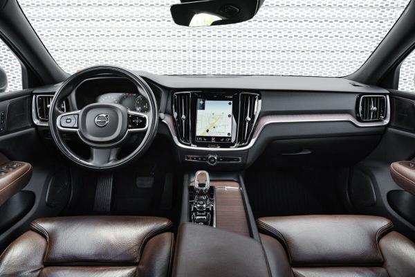 Grey Volvo S60 2021 in Marupe, with an engine capacity of 2.00 L and mileage of 100 thousand km for 23150 €, photo 6 on AUTOMOTO.COM.LV