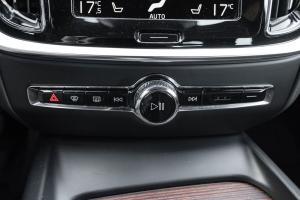 Pelēks Volvo S60 2021 Mārupe, ar dzinēja tilpumu 2.00 L un nobraukumu 100 tūkst. km par 23150 €, foto 23 vietnē AUTOMOTO.COM.LV