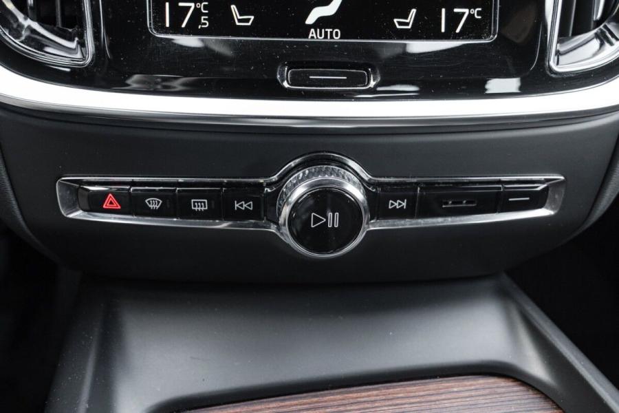 Pelēks Volvo S60 2021 Mārupe, ar dzinēja tilpumu 2.00 L un nobraukumu 100 tūkst. km par 23150 €, foto 23 vietnē AUTOMOTO.COM.LV