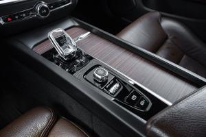 Pelēks Volvo S60 2021 Mārupe, ar dzinēja tilpumu 2.00 L un nobraukumu 100 tūkst. km par 23150 €, foto 24 vietnē AUTOMOTO.COM.LV