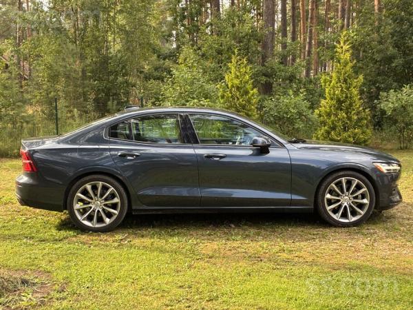 Pelēks Volvo S60 2021 Rīga, ar dzinēja tilpumu 2.00 L un nobraukumu 91 tūkst. km par 21500 €, foto 4 vietnē AUTOMOTO.COM.LV