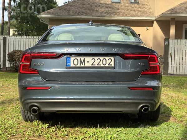 Pelēks Volvo S60 2021 Rīga, ar dzinēja tilpumu 2.00 L un nobraukumu 91 tūkst. km par 21500 €, foto 6 vietnē AUTOMOTO.COM.LV