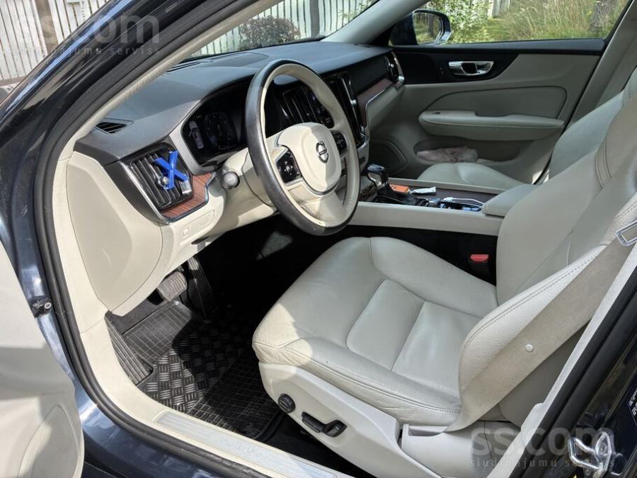 Grey Volvo S60 2021 in Riga, with an engine capacity of 2.00 L and mileage of 91 thousand km for 21500 €, photo 14 on AUTOMOTO.COM.LV