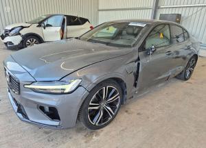Grey Volvo S60 2021 in Klaipeda, with an engine capacity of 1.97 L and mileage of 66 thousand km for 14100 €, photo 4 on AUTOMOTO.COM.LV